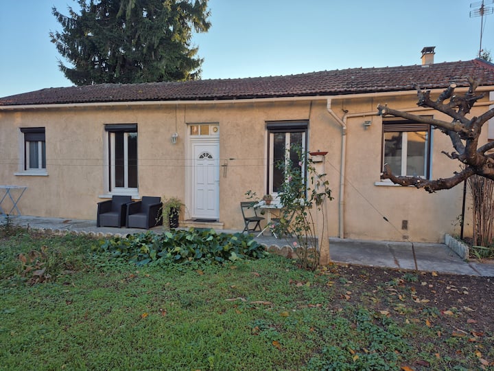 Maison Calme Avec Terrasse Proche De Lyon - Villeurbanne
