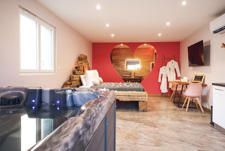 Suite Bisou Sucré – Jacuzzi & Sauna Privatifs - Altkirch