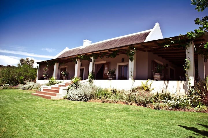 Secluded Fynbos Retreat | Hike, Fish, Stargaze - Piketberg