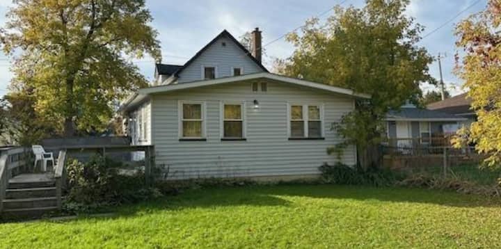Luxury 2br/1bath/kitchen Lower Level - Sault-Sainte-Marie