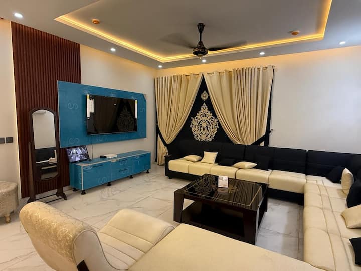 A Complete Luxury House Dha Phase 8
Best G2g Prty - Lahore