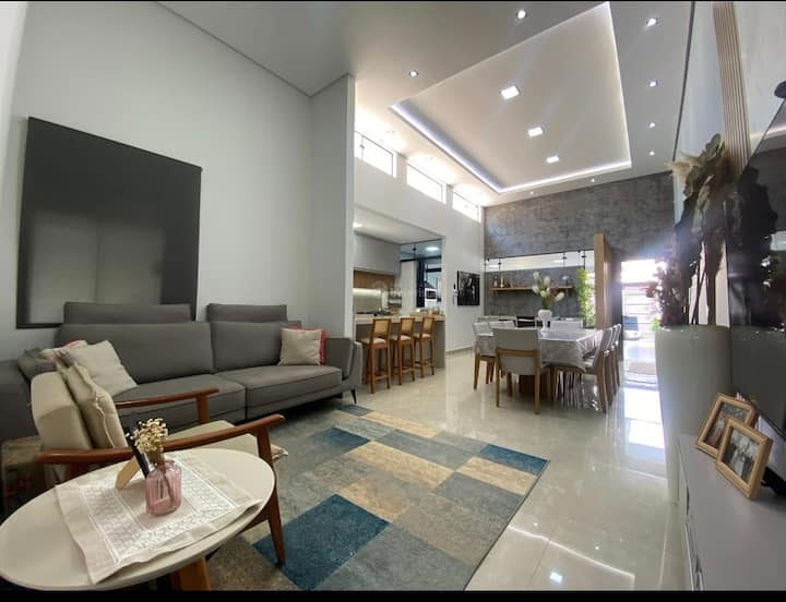 Casa Para 4 Hóspedes - Excelente Localização. - Apucarana