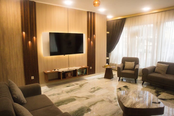 Jewel Of Baghdad - Baghdad