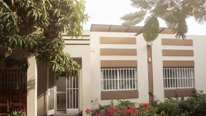 Villa Meublée 2 Chambres Clim, Panneaux Solaires - Bamako