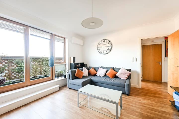 3 Bed Shoreditch Penthouse With Balcony - City of London