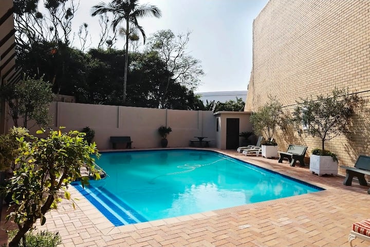 Home At The Beach
1 Hawaan View - Umhlanga