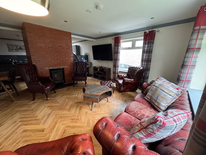 Luxury Riverside Cottage In Portree With Hot Tub - Skye