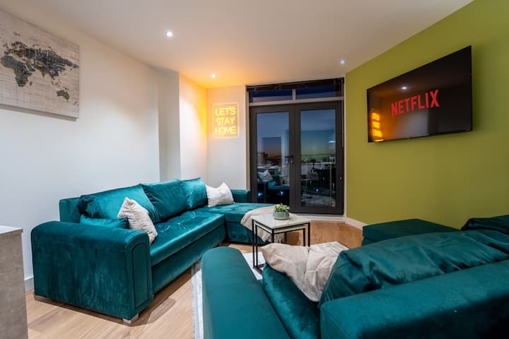 2br City - Centre Flat W/balcony & Views, Sleeps 8 - Leeds
