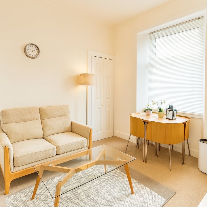 Stylish Edinburgh Coastal Apartment With Parking - Edinburgh