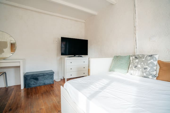 La Manil Yourhosthelper - Remoulins