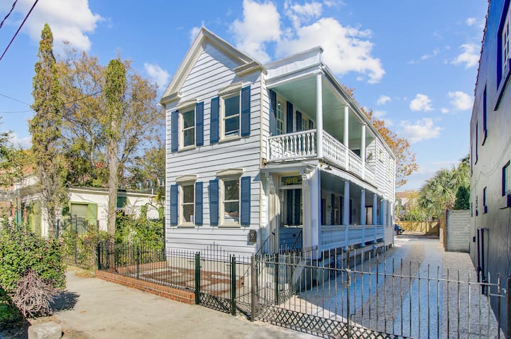 The Crystal Palace: Nightlife & Beach Retreat - Charleston, SC