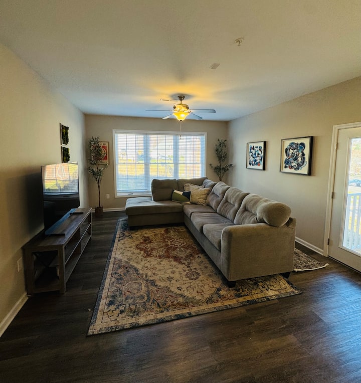 Contemporary 1br With Open Layout - Blue Ridge, VA