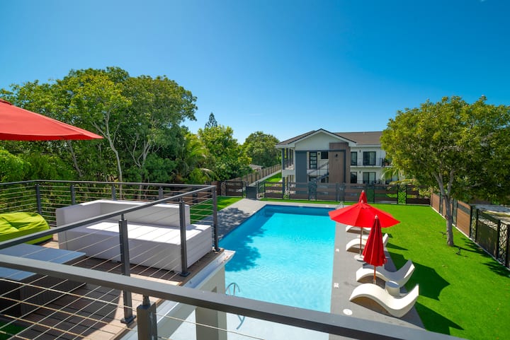 Arza Modern Escape - Stylish 1br Apt W/ Pool + Gym - Cayman Islands