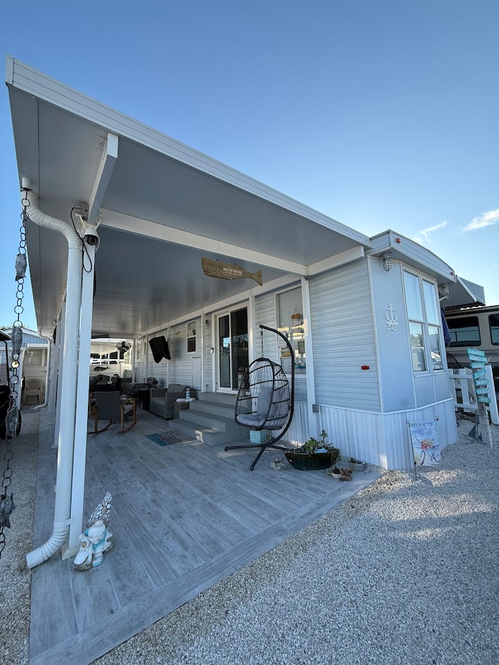 Anchor By The Sea
Key Largo - Key Largo