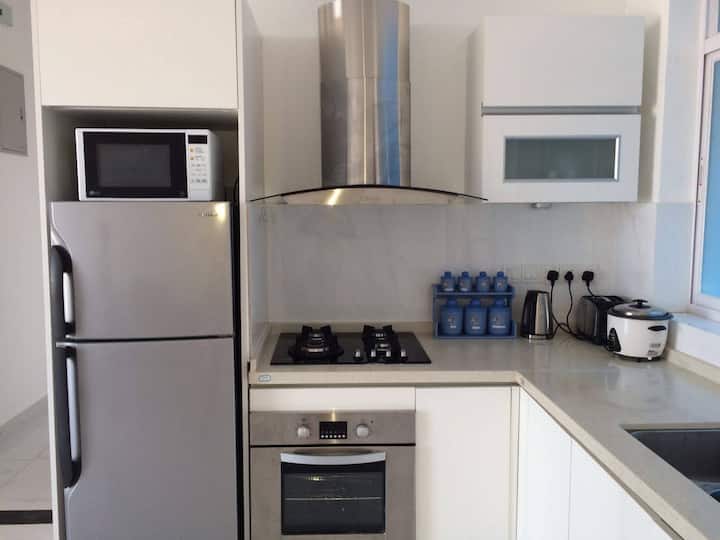 Wellawatte 
3 Bedrooms
2 Bathrooms
Fully Furnished - Colombo