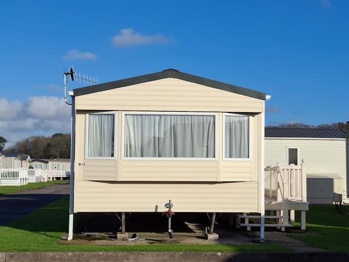 Sunny Breeze - Christchurch, UK