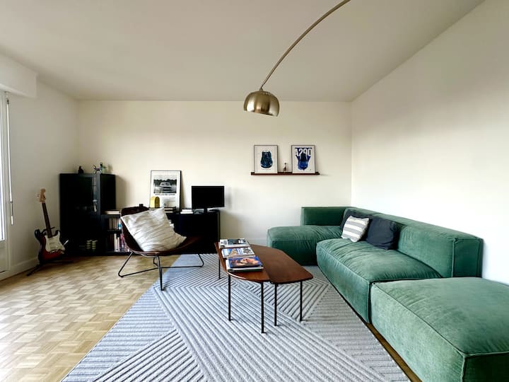 >•< Le Feudon >•< Balcon - Parking Privé - Saint-Cloud