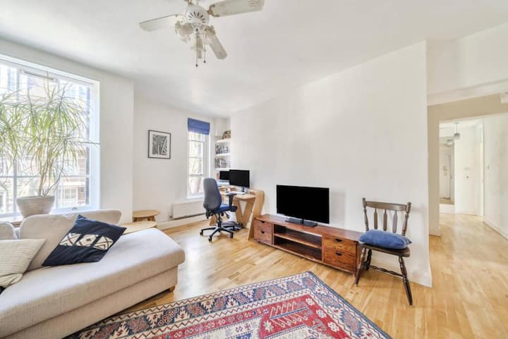 2 Bedroom Flat In Heart Of Shoreditch - London