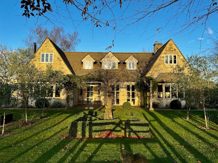 Hill House - Stylish 5 Bed Country House - Cotswolds