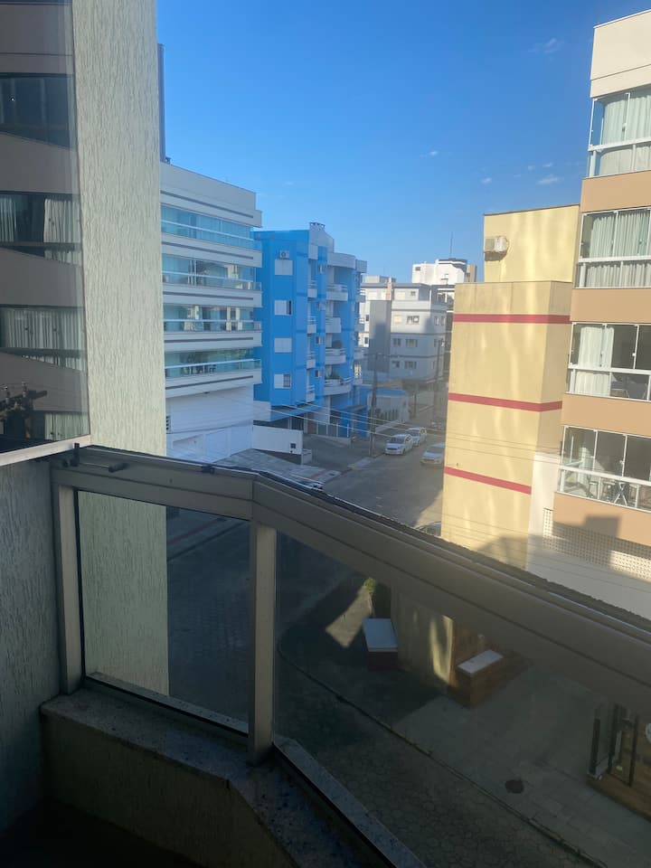 Apartamento No Mar Grosso A 100 Metros Da Praia. - Laguna