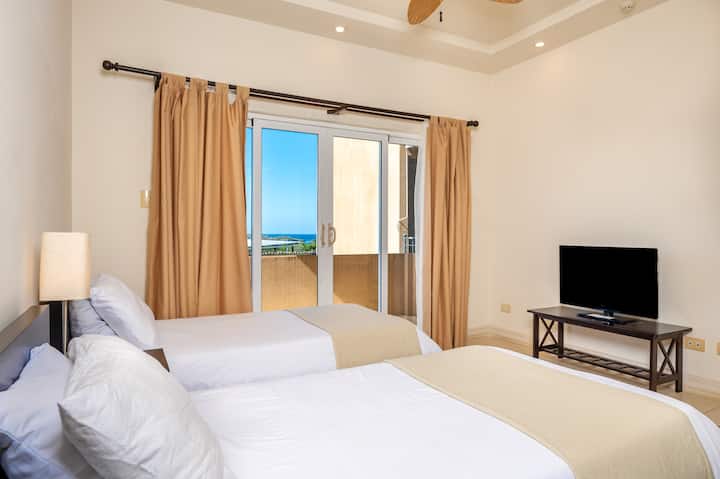 Br14: Elegant Oceanview 2br Condo Walk To Beach - Tamarindo