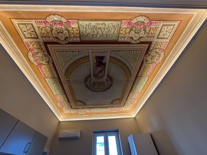 Bilocale Con Tetti Affrescati Zona Mare - Messina