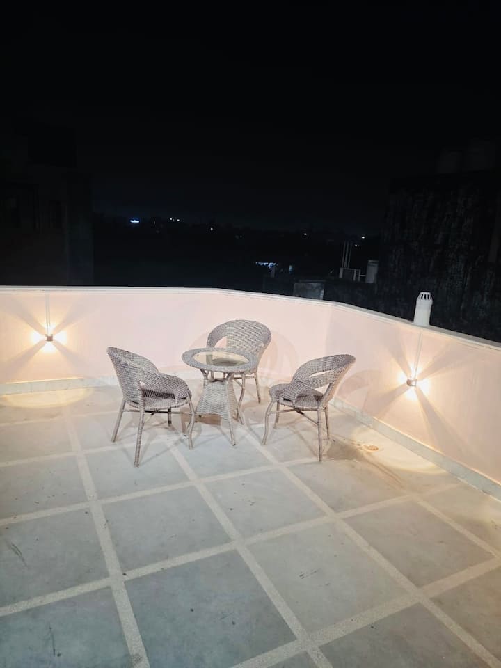 Spacious 3bhk+ Rooftop Bliss-sect 8, Rohini, Delhi - Delhi