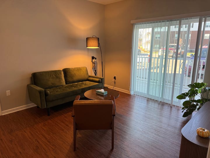 Serene Bird's Nest Apartment - Coralville Lake, IA