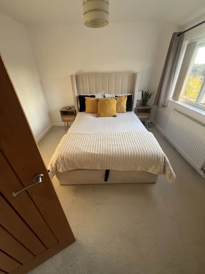 Modern, Bright And Spacious Room In Banbury - Banbury