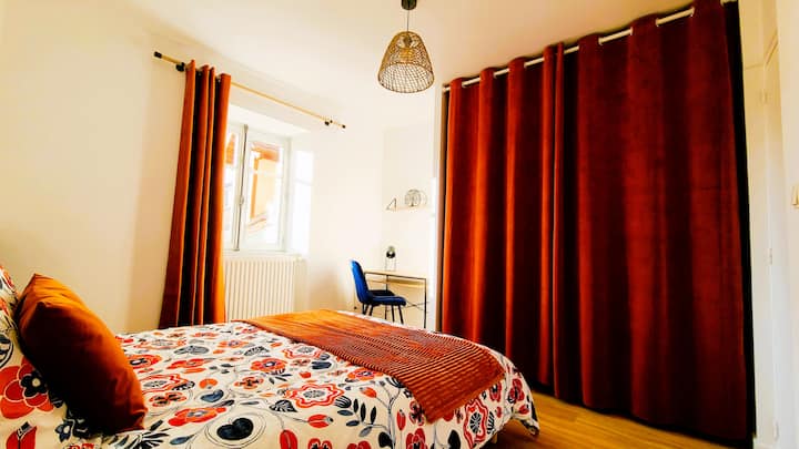 Appartement Hyper Centre - Lit Queen Size - Montbéliard