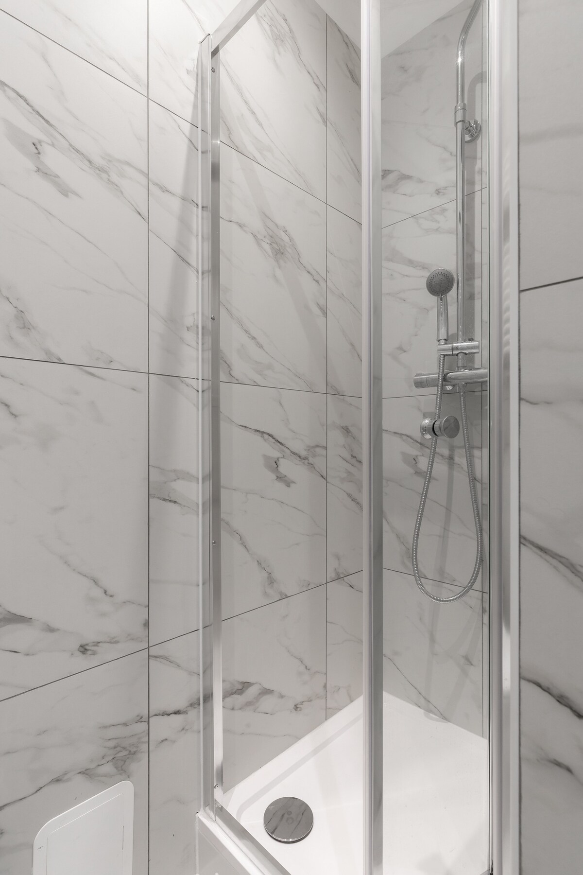 Urban Chic & Bright Studio | Kensington Area - Flats for Rent in ...