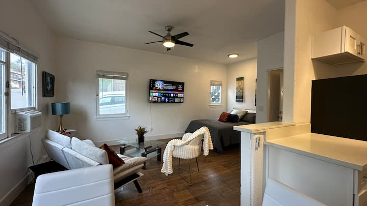 Central Sd Retreat  2-bed Setup (1 Bedroom)#3 - ハーバー島, CA