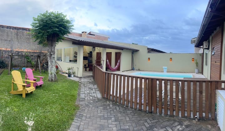 Casa Espaçosa Com Piscina, Próxima Lagoa E Praias - Imbituba