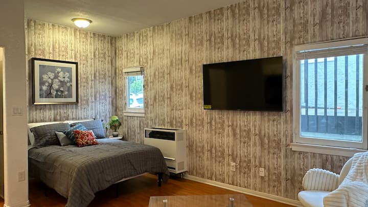 Central Sd Retreat  2-bed Setup (1 Bedroom)#4 - Coronado, CA