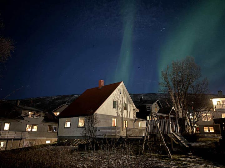 Enkelt Og Trivelig Hus I Flotte Omgivelser. - Tromsø