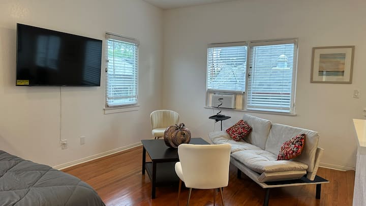 Central Sd Retreat • 2-bed Setup (1 Bedroom)#7 - Coronado, CA