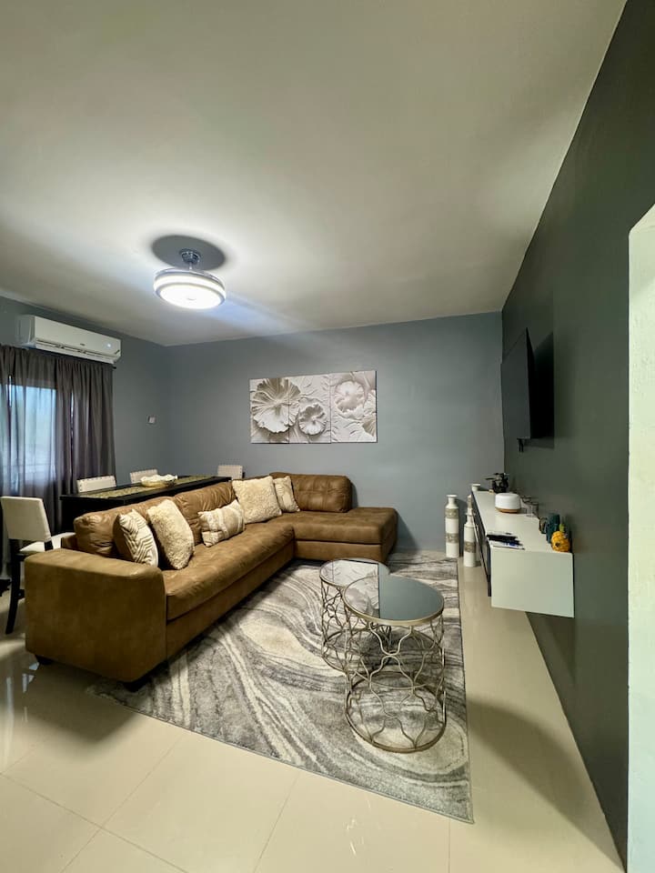 Tropical Hideaway On Ken Hill Dr, Kingston Gem - Kingston