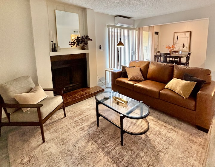 Chic 1bdrm/1bth Condo W/sofa Bed. - Fresno, CA