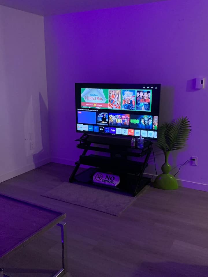 Cozy One Bedroom Basement Apartment In Moncton. - Moncton