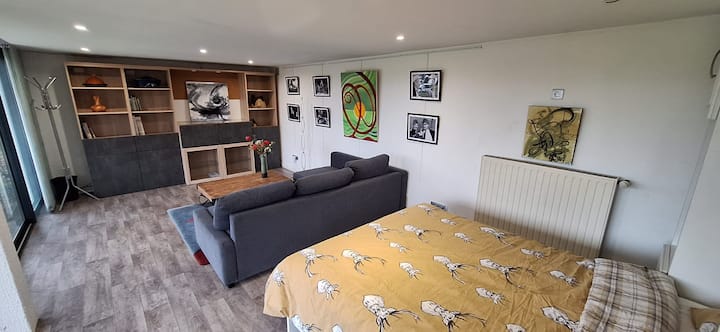 Studio Indépendant : Vue Calme Proche Transports - La Tour-de-Salvagny