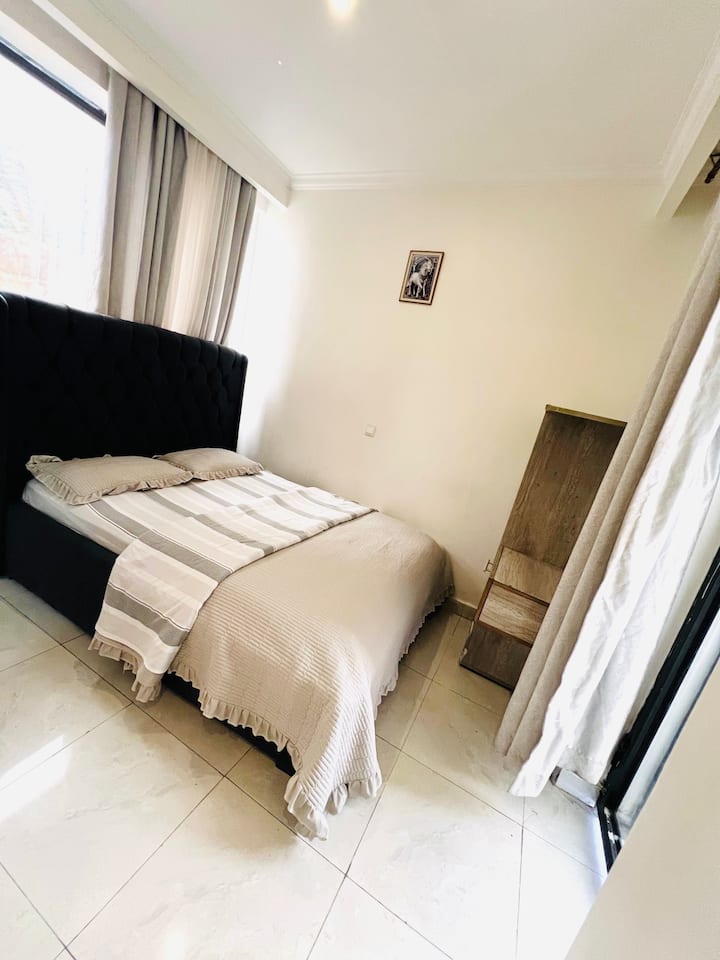 Minimalist Studio With A Balcony In Kigali - Kigali