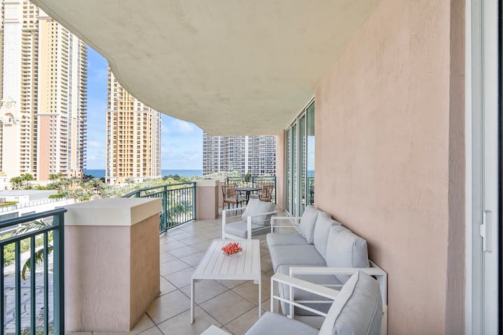 Luxury Retreat By The Ocean - Sunny Isles Beach, FL