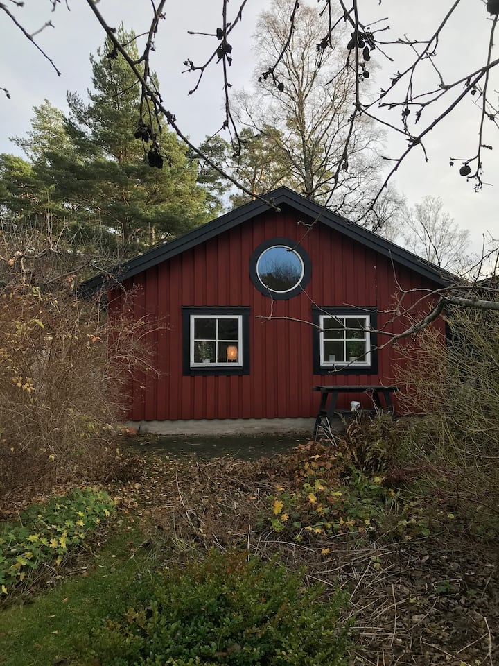 Litet Hus Vid Mälaren - Nära Kommunikationer - Uppsala