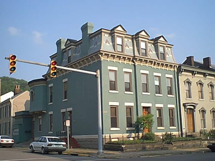 Centre Market Flat - Wheeling, WV