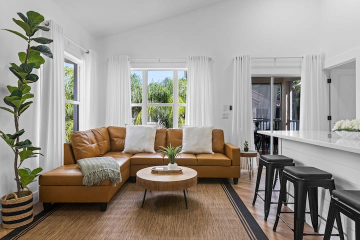 Gilmore Cove – Luxury 2-bedroom In Pga Village - Port St. Lucie, FL