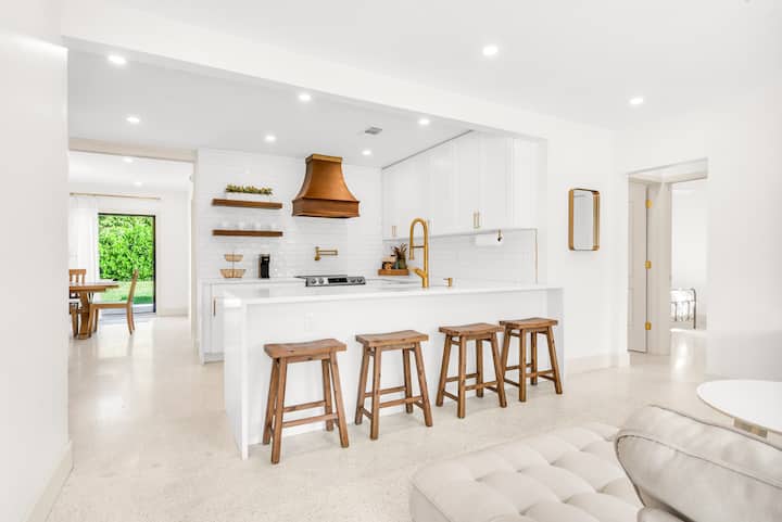 Family Friendly | Minutes 2 Beach | Lg Fenced Yard - Fort Lauderdale