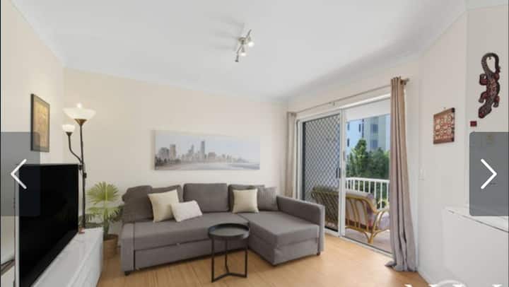 Fully Self Contained Quite Apartment Ln Surfers! - Surfers Paradise