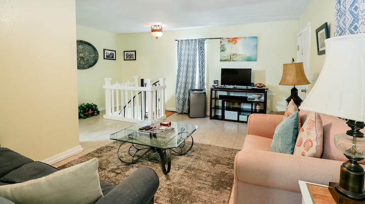 Two Story Getaway Near Beach - Galveston, TX