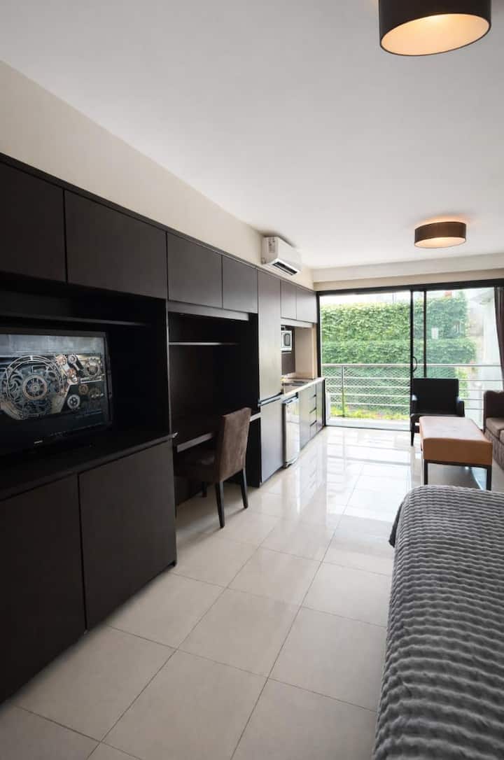 Stylish Palermo Hollywood Apt · Pool, Gym, Laundry - Argentina