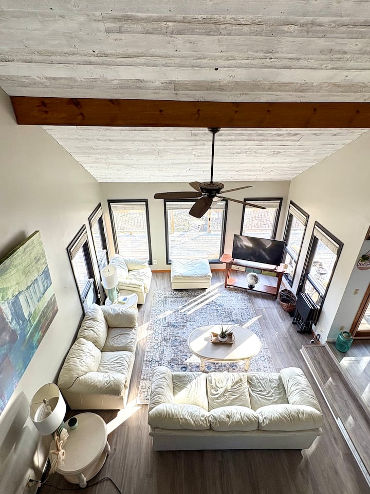 Haven @ The Lake |Hot Tub | Fireplace | Game Room - Mark Twain State Park, Florida